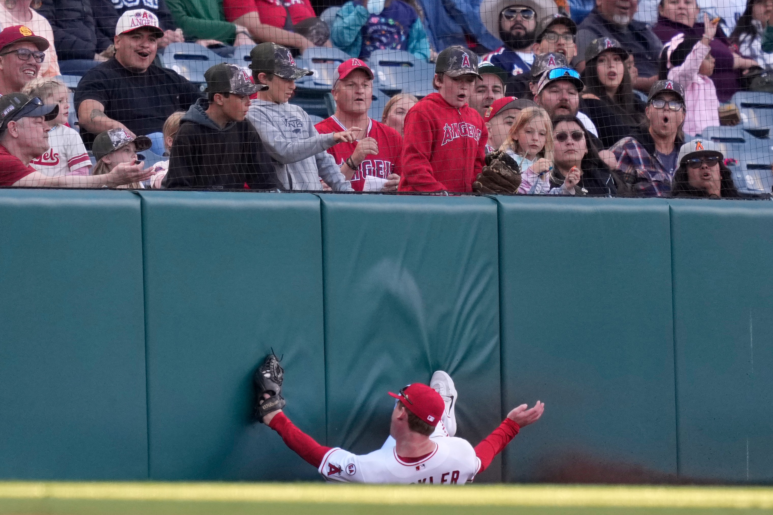 Wade Meckler homers, makes sliding catch in debut for hometown Angels