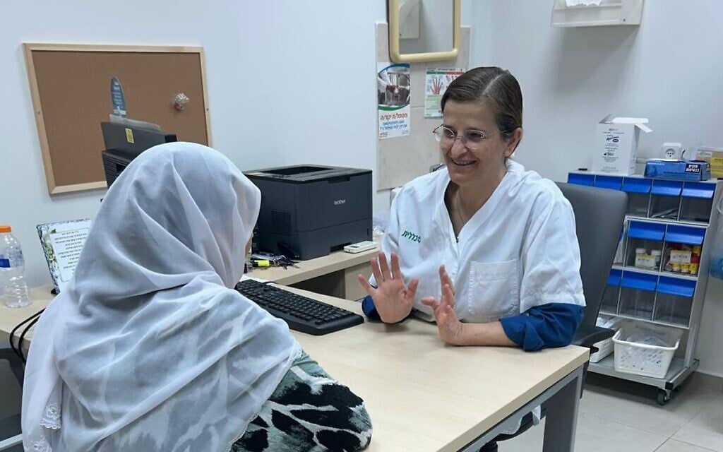 First female Druze doctor in Israel awarded prize for breaking barriers