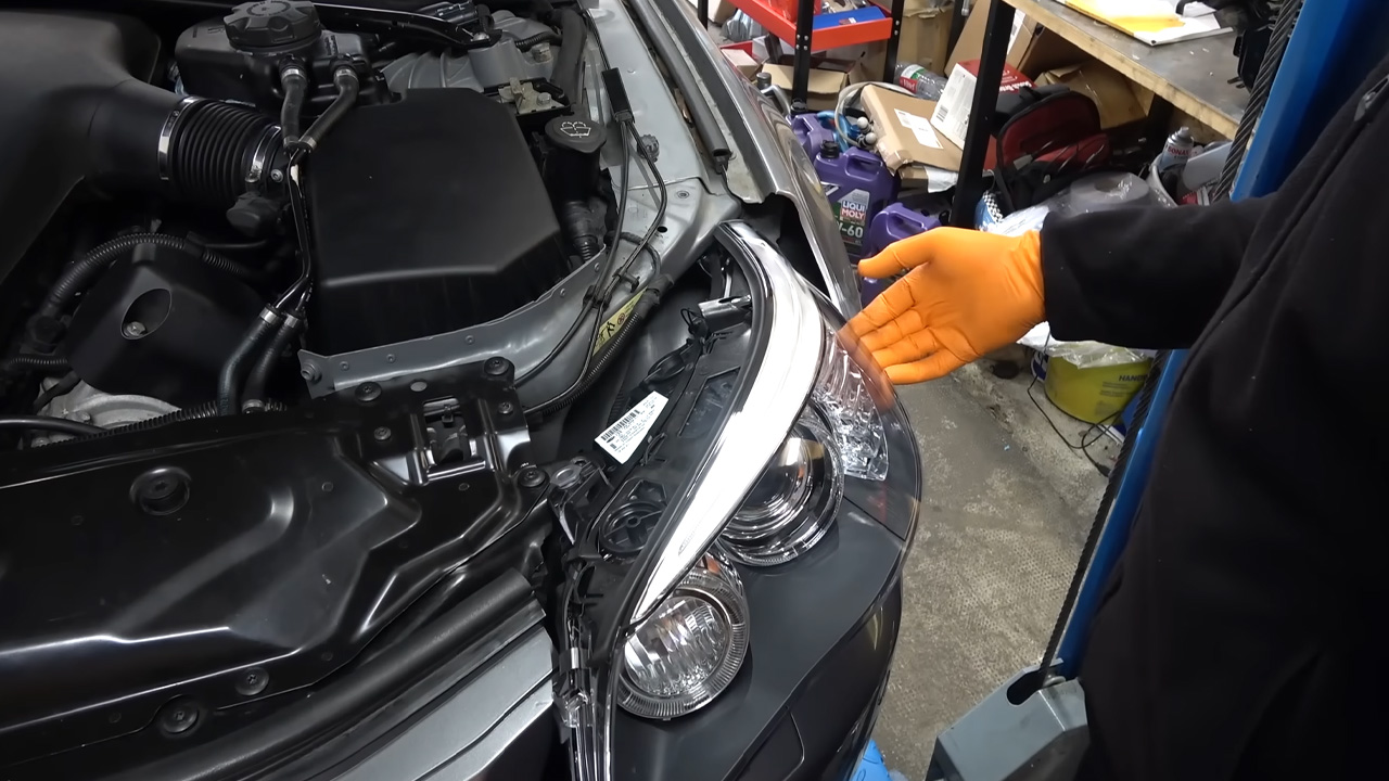 Restoring the cheapest BMW E60 M5 with new LCI lights upgrade
