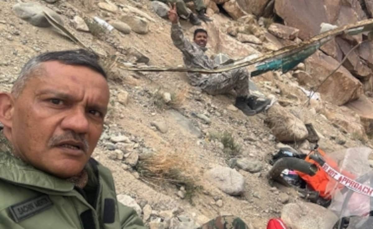 3 army officers survive chopper crash in Leh, major general then clicks ...