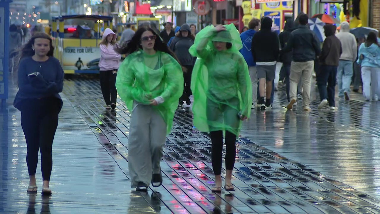 Rainy start doesn’t stop crowds from heading to Wildwood for Memorial ...