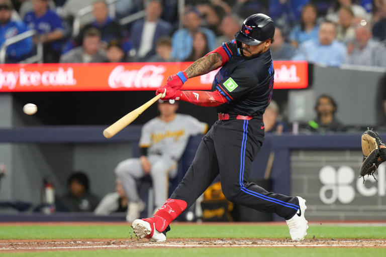 Blue Jays beat the Pirates 6-2 for their 3rd straight victory