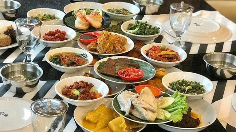 Kuliner siang hari di Pekanbaru, Riau: 3 tempat makan enak, murah, dan ...