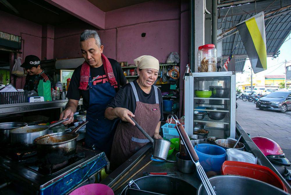 The halal Chinese restaurant where Malaysians sit at the same table