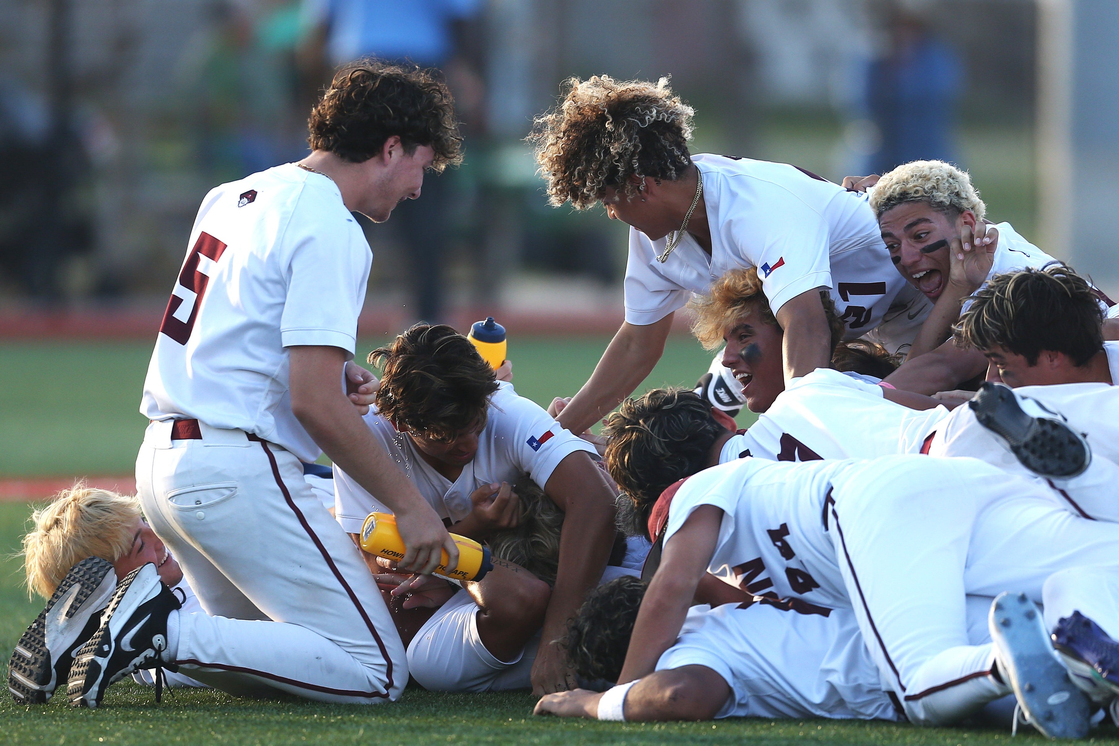 London baseball holds off Huntington to punch ticket back to Round Rock