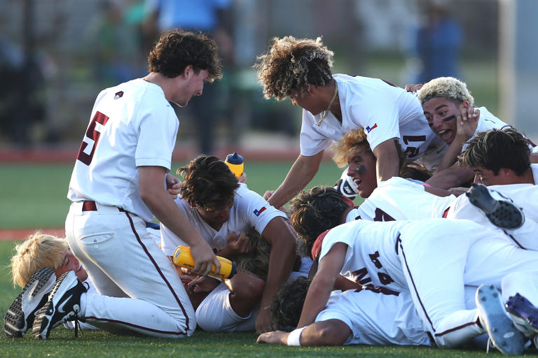 London baseball sweeps Fal to advance to sixth straight state semifinal