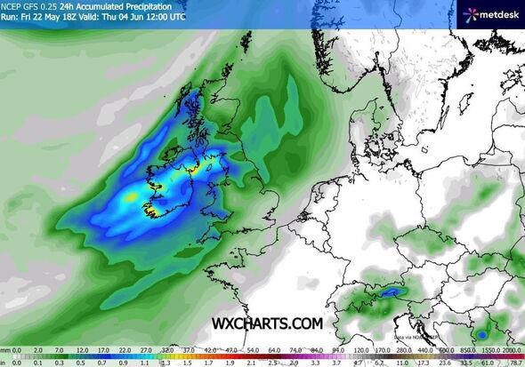 Weather maps show scorching heatwave to be smashed as heavy rain to hit ...