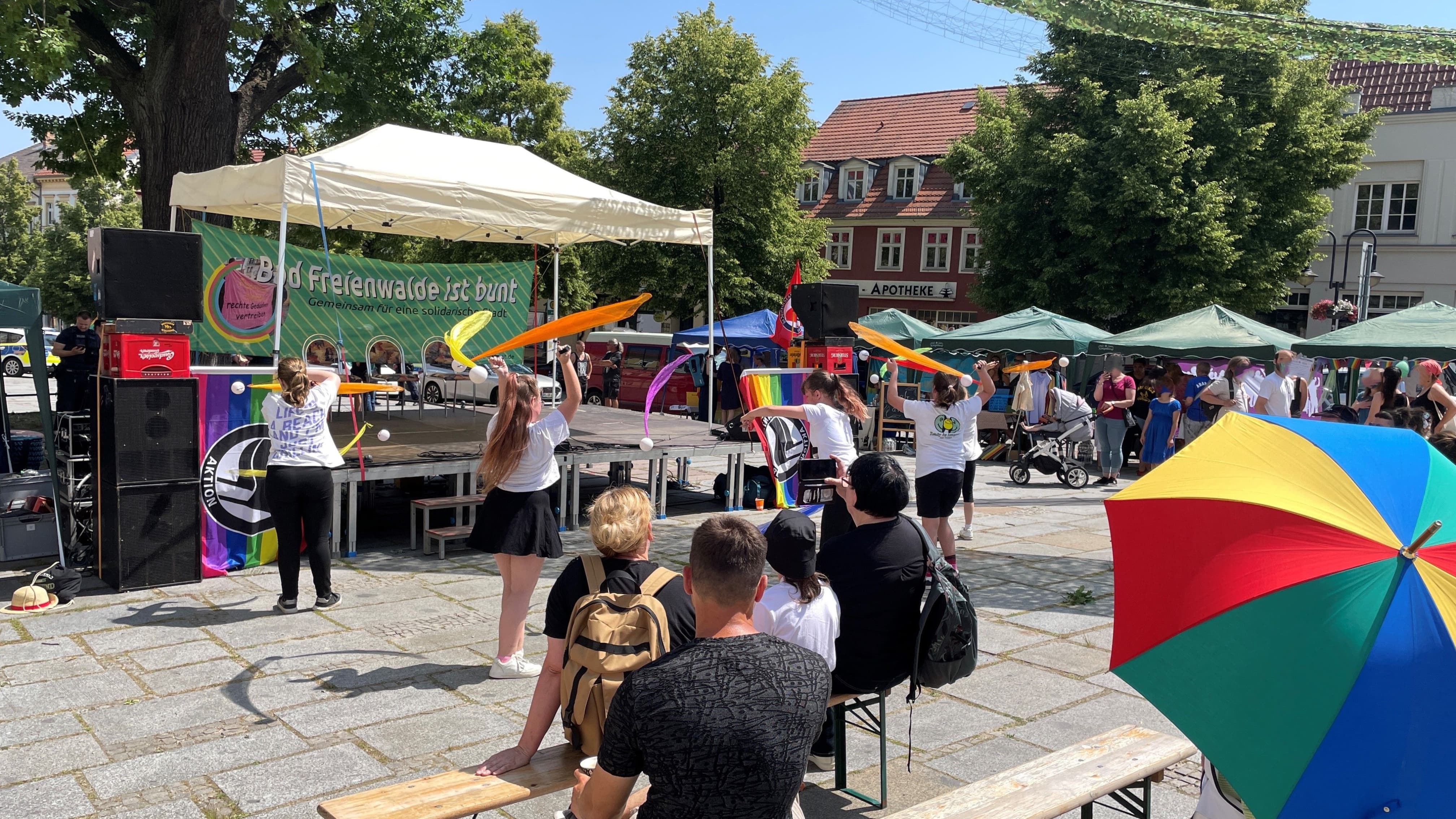 Angriff auf Veranstaltung: „Bad Freienwalde ist bunt“ setzt Zeichen für ...