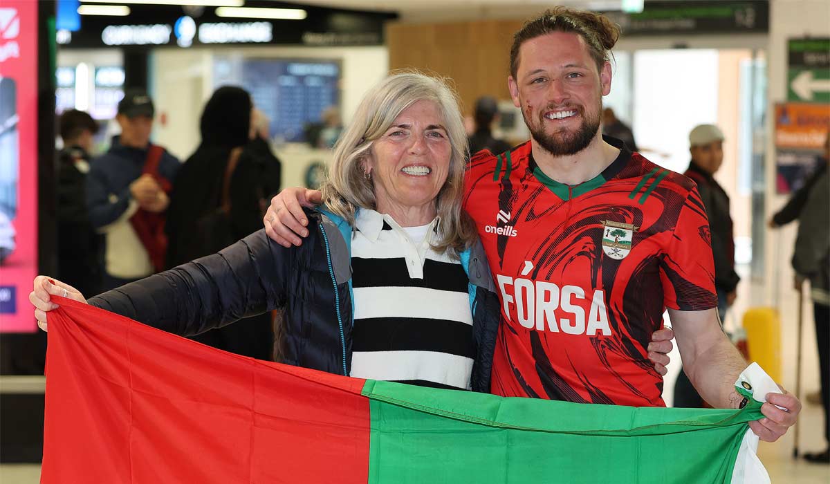 Pics: Everest conquerors make triumphant return home to Ireland