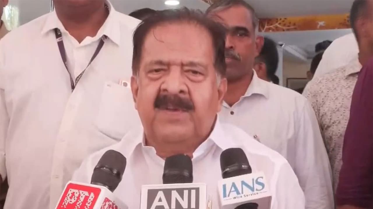 Keralam police stations to get new look, says Home Minister Chennithala