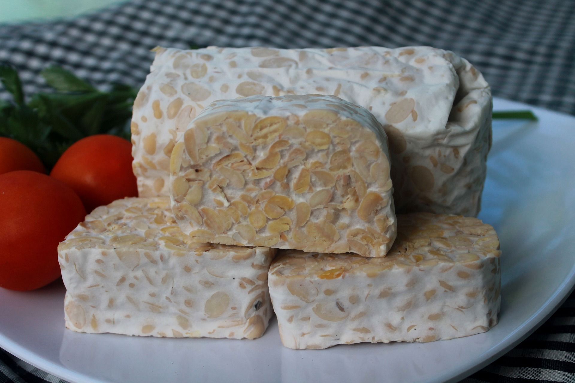 Makan tempe bersama dengan sayur bayam ternyata berbahaya bagi kesehatan