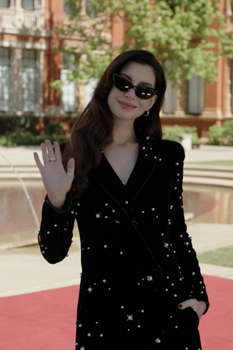 « Juste deux tresses » : Anne Hathaway clarifie la question de la ...