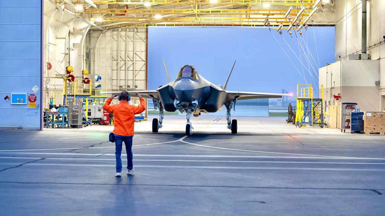 Video: Poland receives first F-35A Husarz jets and enters the era of ...
