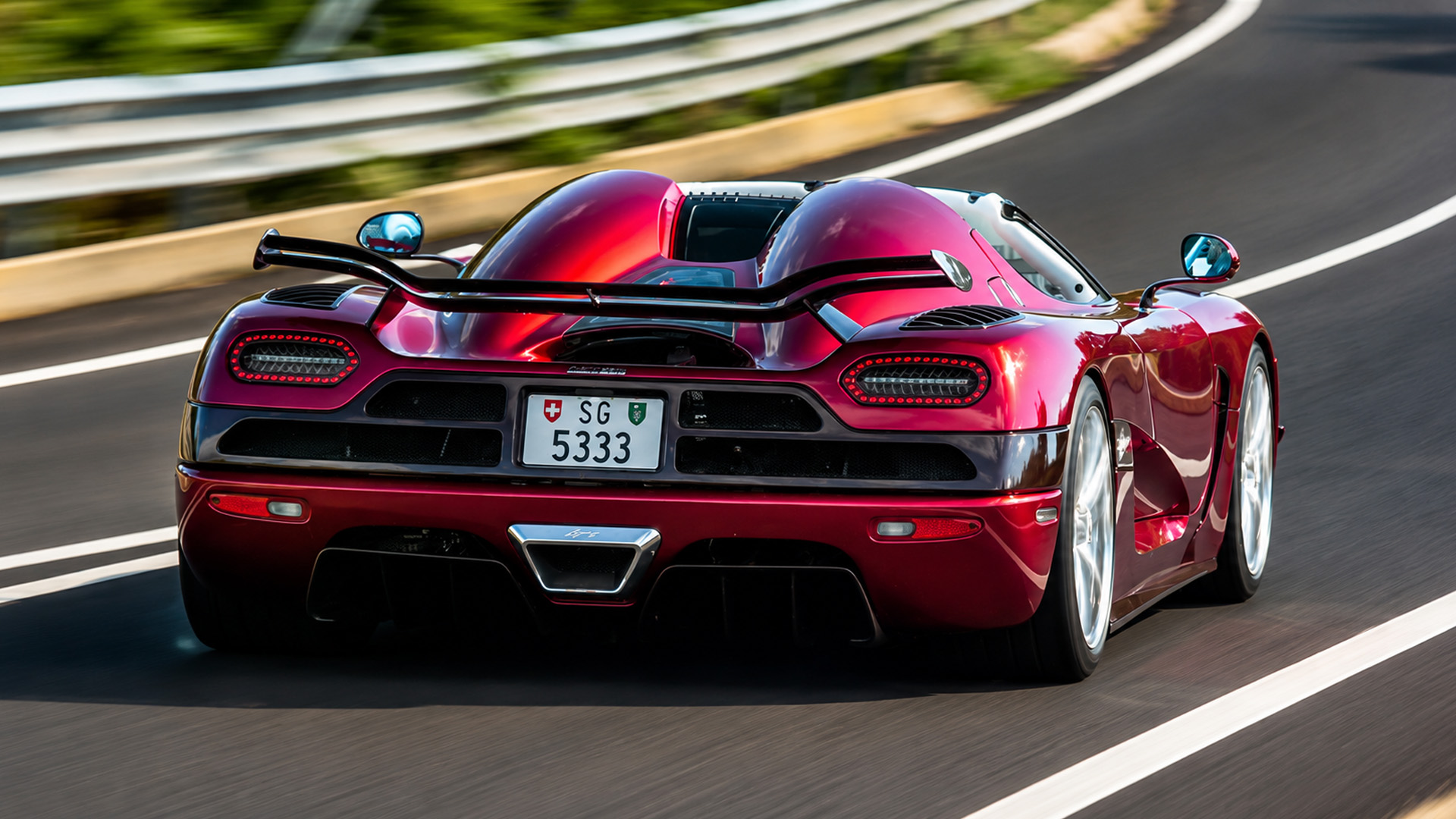 1400HP Koenigsegg Agera Sounds Brutal at Full Throttle on Public