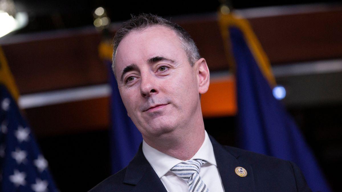 Donald Trump insults reporter as her GOP congressman fiancé fires back ...