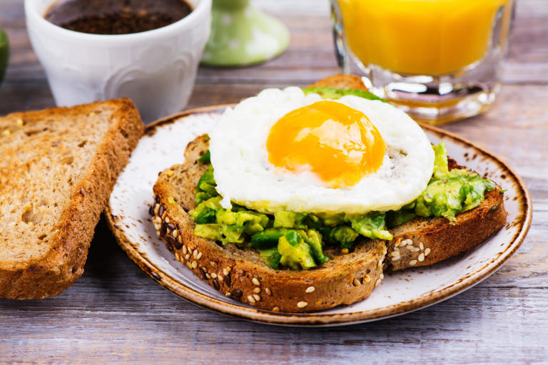 A busy dietitian who never skips breakfast shares her 3 high-fiber ...