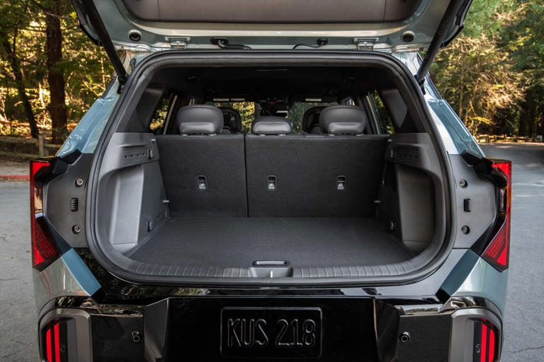 Forget the Volvo XC40—this Korean SUV costs $17,000 less and gets ...