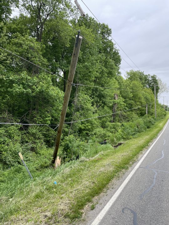 Fort Wayne man seriously injured after crash into DeKalb County ditch