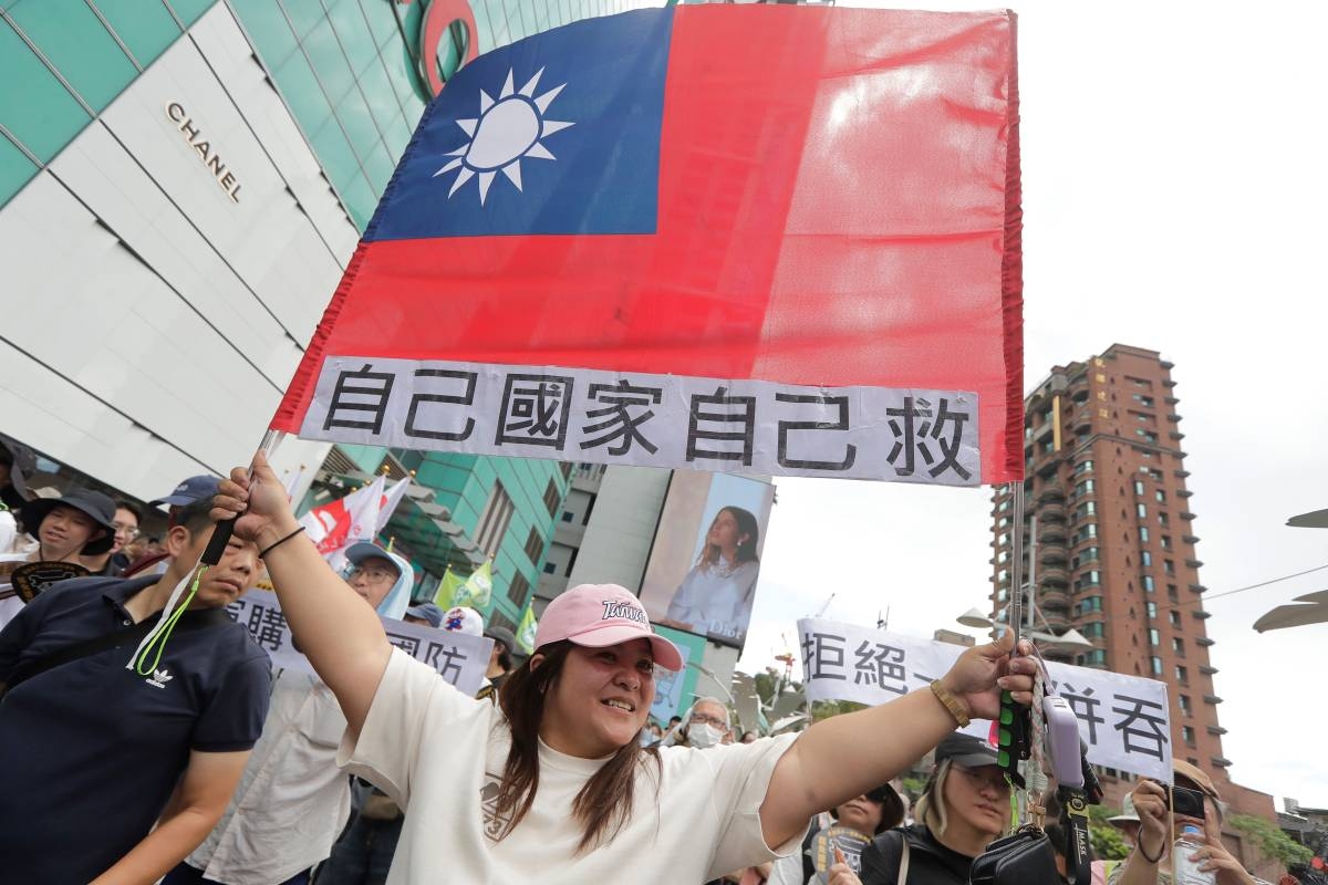 Taiwan security chief says China deployed 'over 100 vessels' in ...