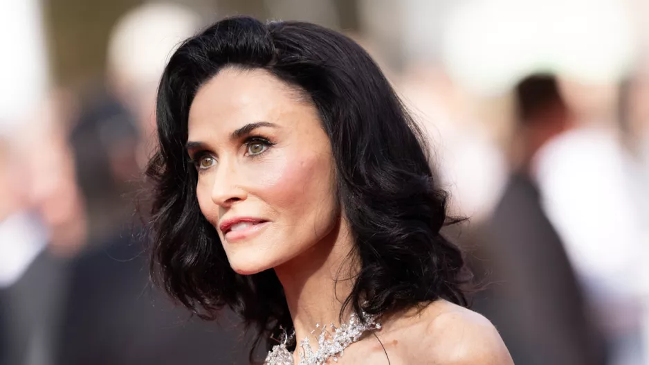 Sbohem XXL hair. Demi Moore překvapila bombshell mikádem