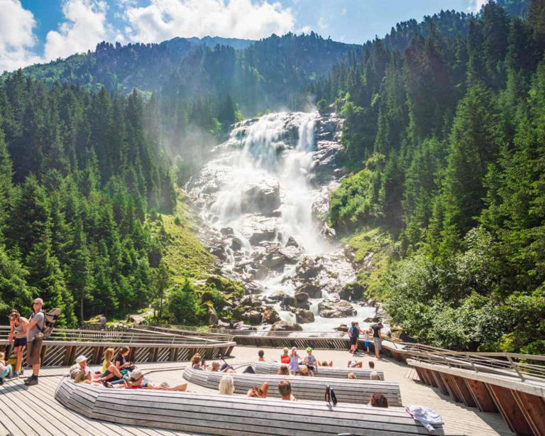 Dieser Wasserfall in Tirol ist unvergesslich – wer ihn einmal besucht ...