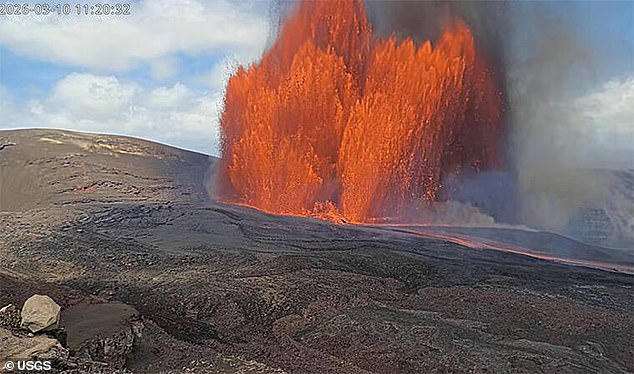 Hawaii is hit by 'terrifying' 6.0 magnitude earthquake as fears rise ...