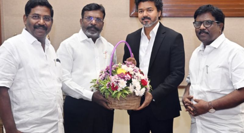 A special gift to Thalapathy from the King himself? Viral photo sparks buzz