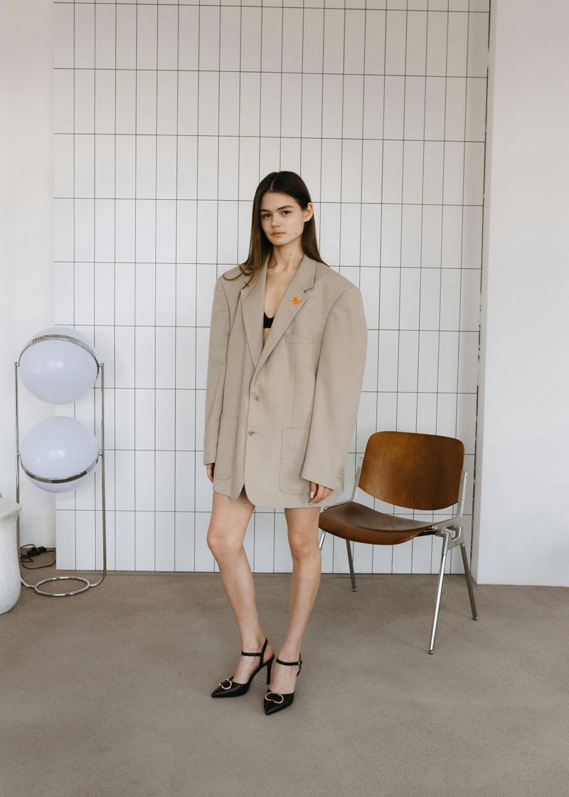 Men say these 13 pieces make women look old-fashioned