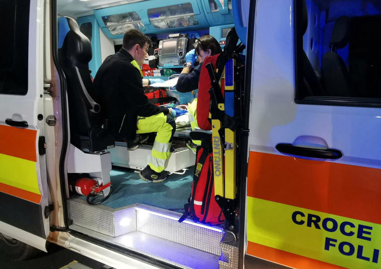 Rissa a Bergamo: uomo ferito con un coccio di bottiglia e 110 grammi di ...