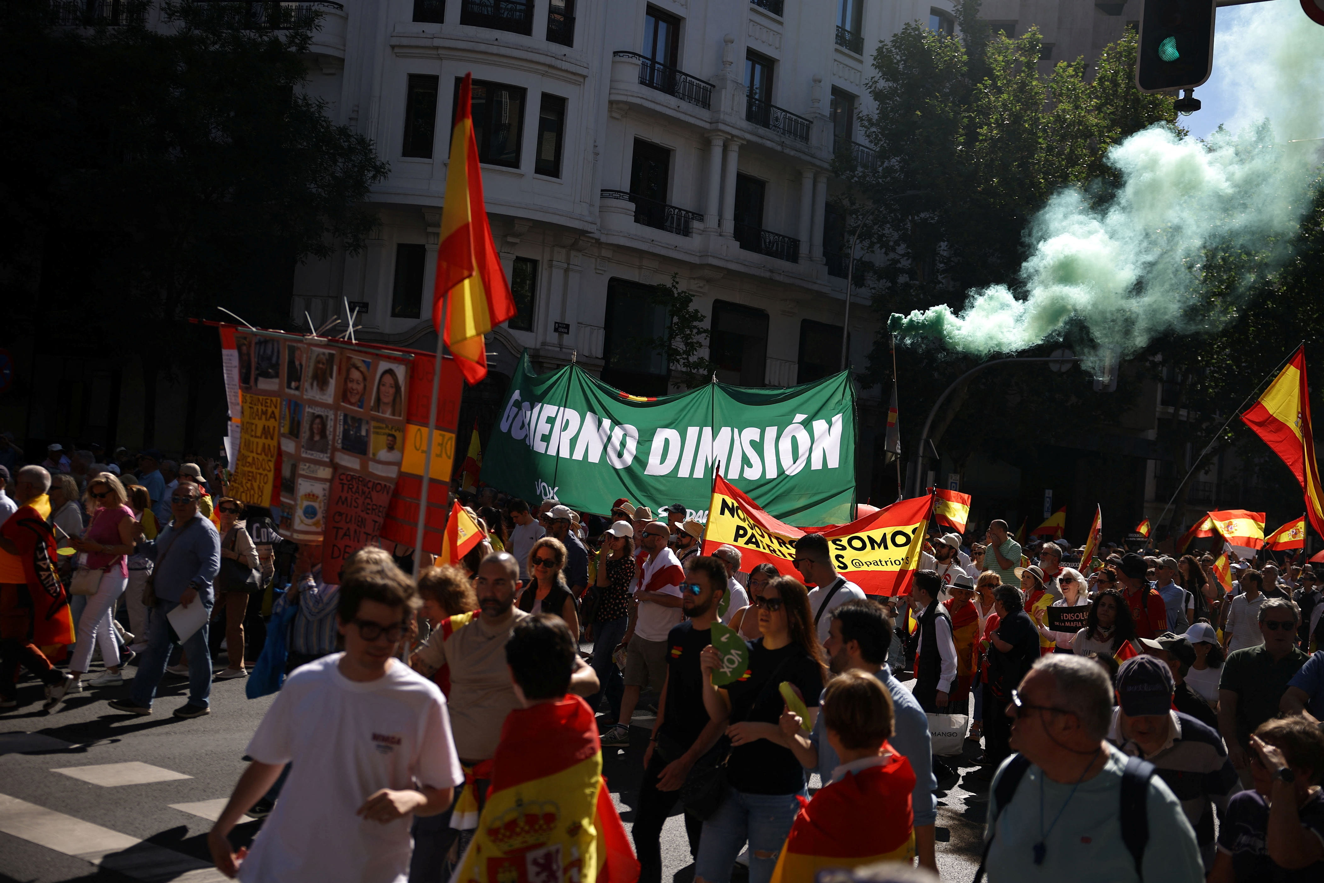Tens of thousands march in Madrid to demand Prime Minister Pedro ...