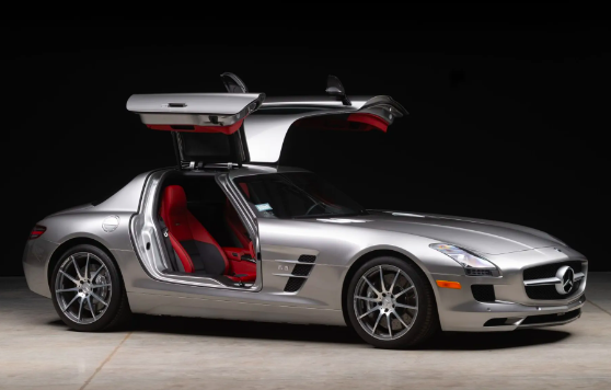 États-Unis : trois Mercedes SLS AMG Gullwings vendues près de 860.000 euros
