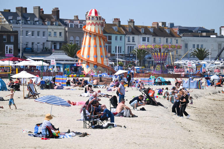 UK basks in day 2 of bank holiday weekend meltathon – but how long will ...
