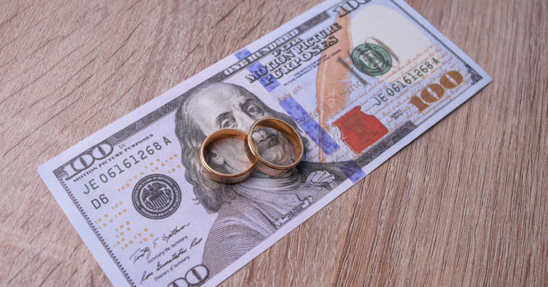 How couple used 'marital loophole' to 'zero out' income taxes for 7 ...