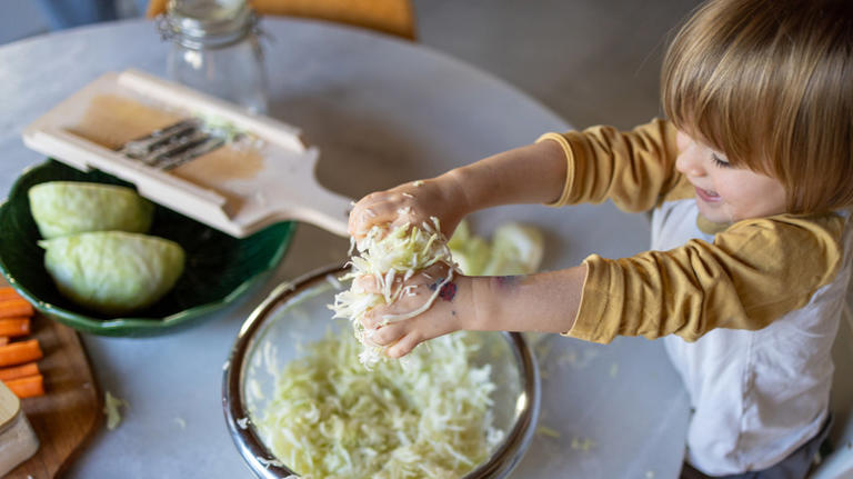Eating cabbage every day has an unexpected effect on your risk of ...