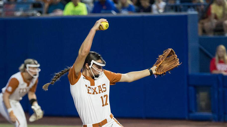 Texas softball drops game one of Austin super regional vs. Arizona State