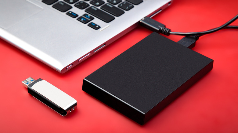 USB flash drives vs. external hard drives: What's the difference?