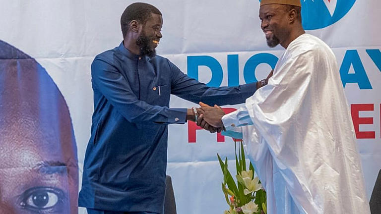 Sénégal : limogé par Diomaye Faye, Sonko s'en va « le cœur léger