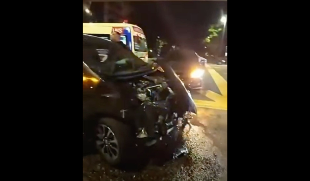 Honda HR-V driver accused of road rage after red-light crash into Bezza ...