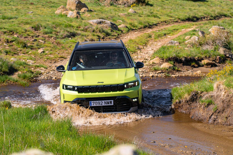 El aventurero Jeep Compass estrena mecánica híbrida enchufable y ...