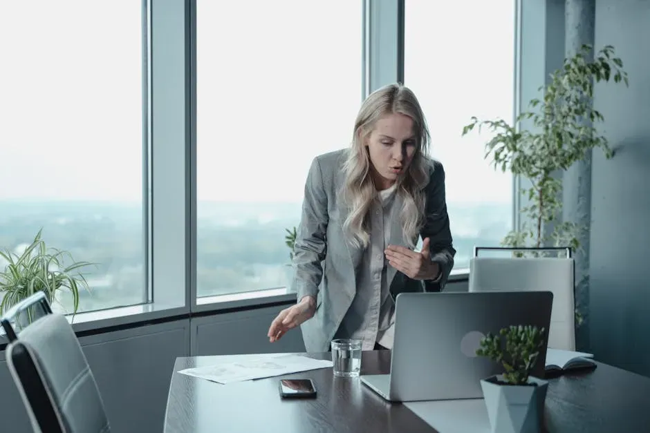 11 sneaky signs your boss is truly toxic