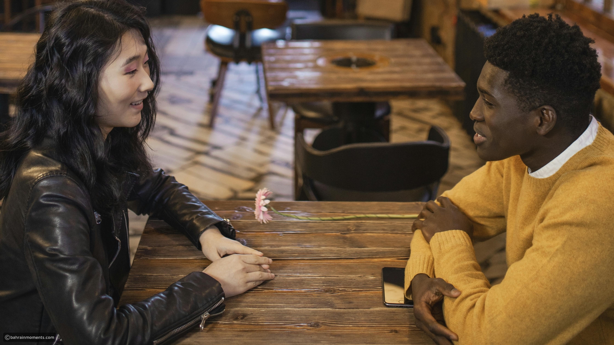 9 little things women love on dates but rarely say out loud