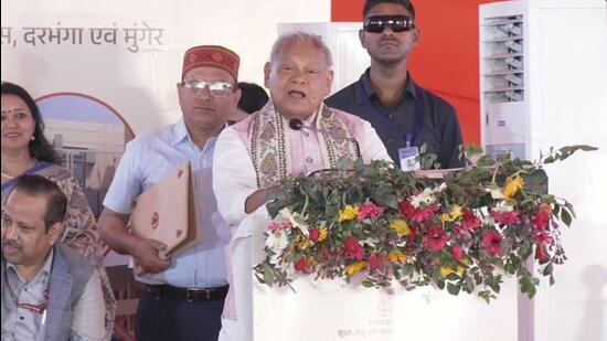Stones thrown at Jitan Ram Manjhi at Gaya school event, 2 arrested ...