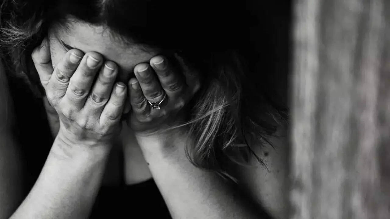 Kolkata schoolgirl alleges kidnapping in car, gang rape after drugged ...