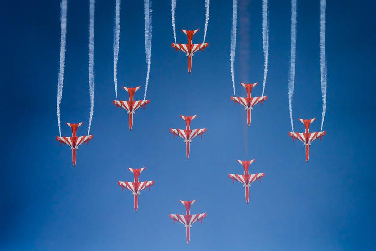 Surya Kiran team clocks 30 years, 800 displays; IAF chief to fly ...