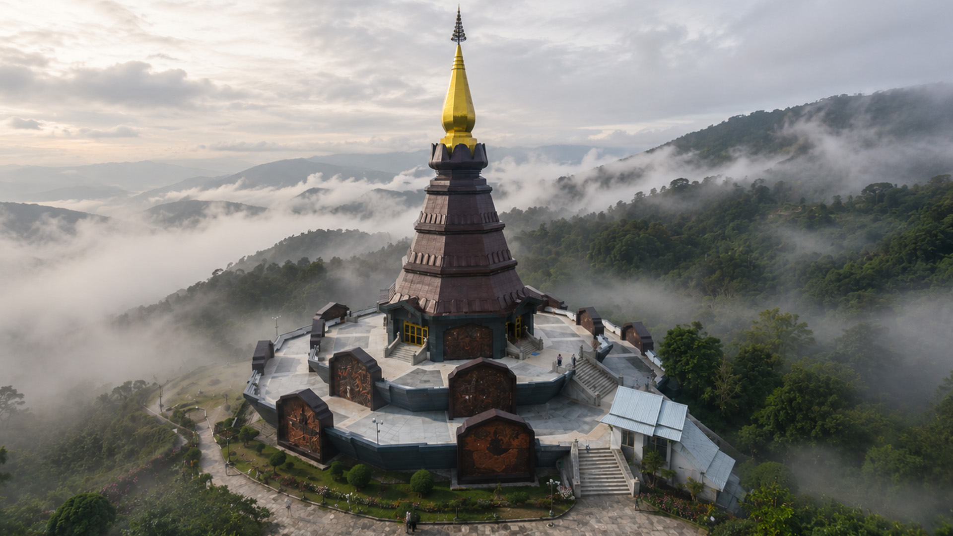 Exploring Thailand’s misty mountain temple