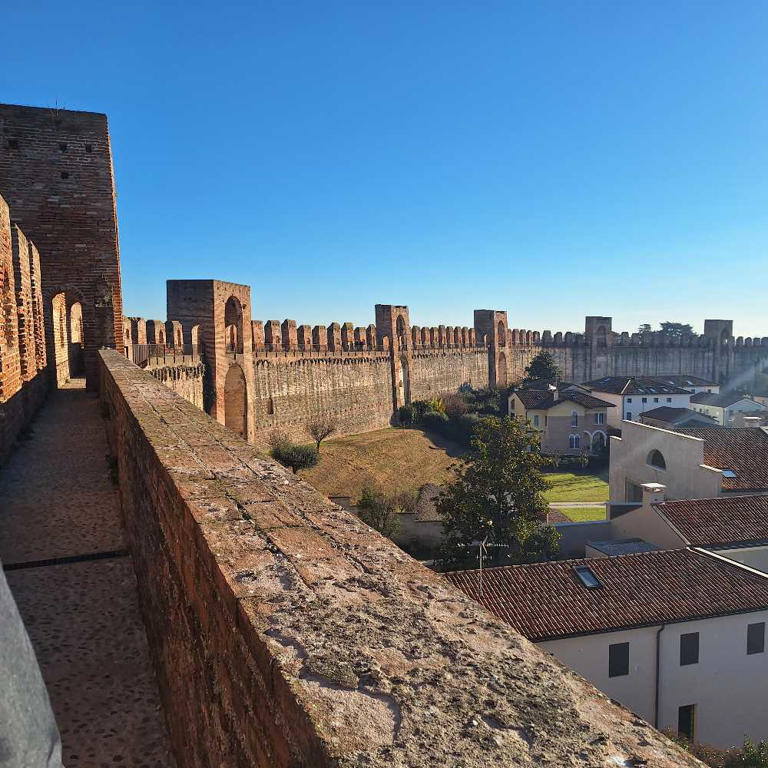Siamo saliti sulle mura di Cittadella, il borgo fortificato dove si ...