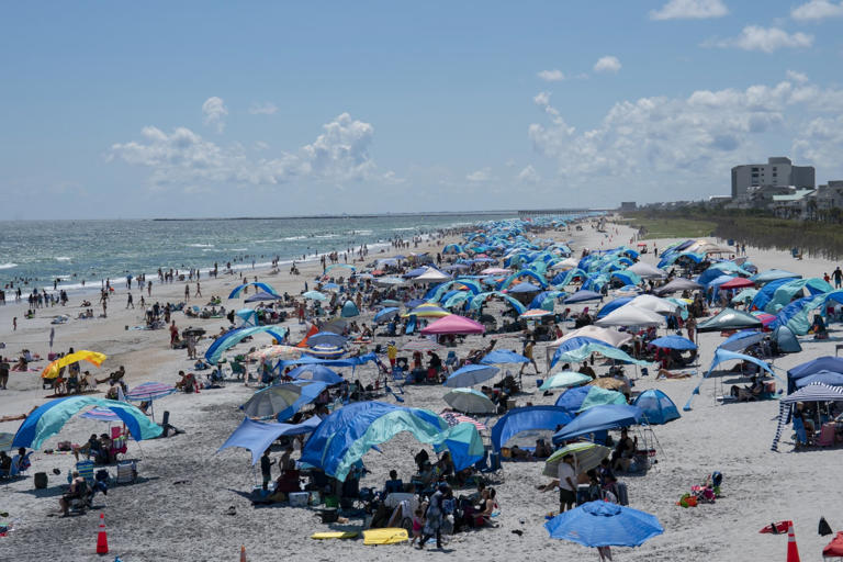 The $255 beach shade dividing America’s coastal towns