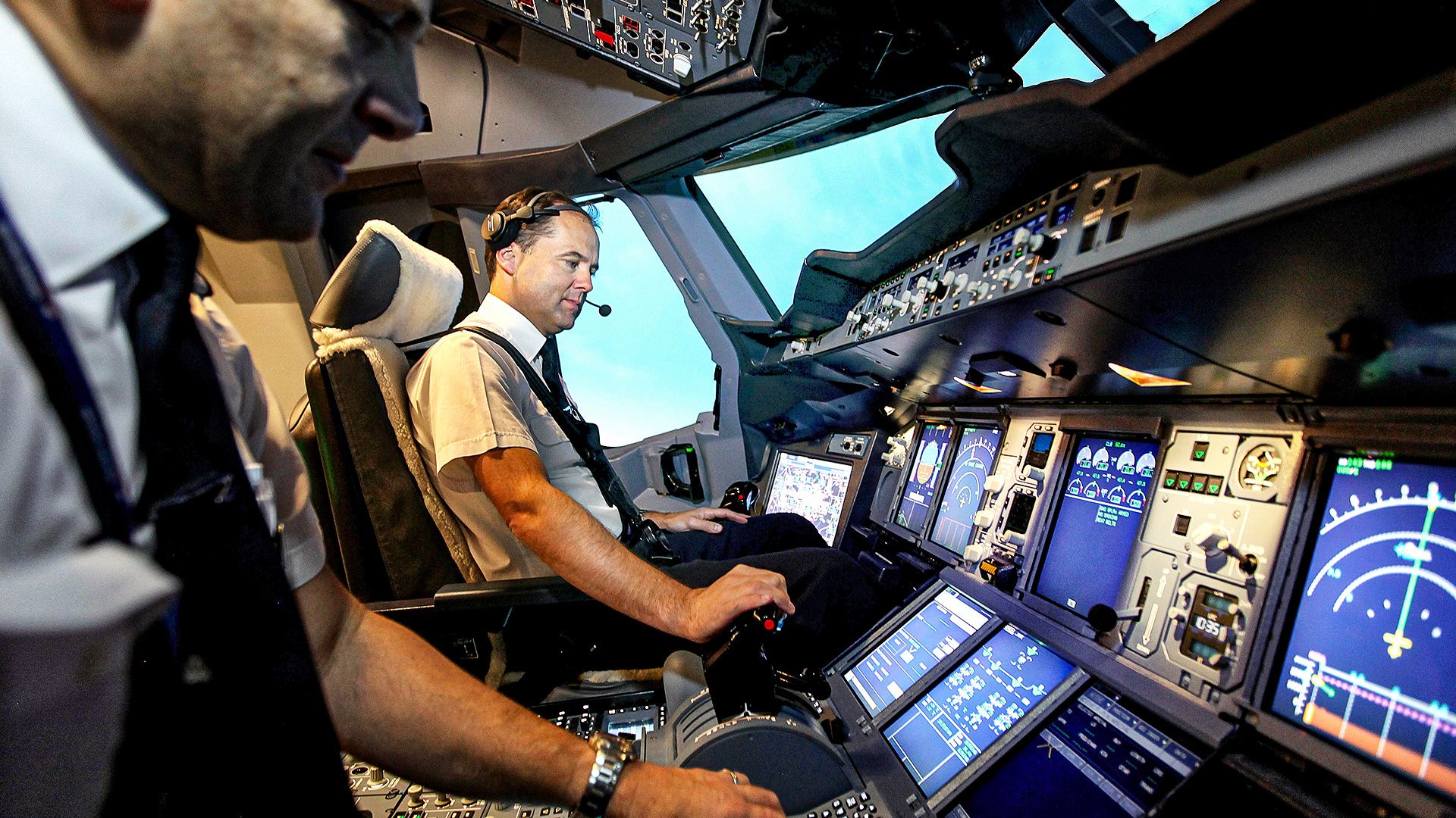 What pilots actually do during a 14-hour flight when the autopilot is ...
