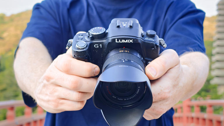 I tried the world’s first mirrorless camera — here's how the Lumix G1 ...