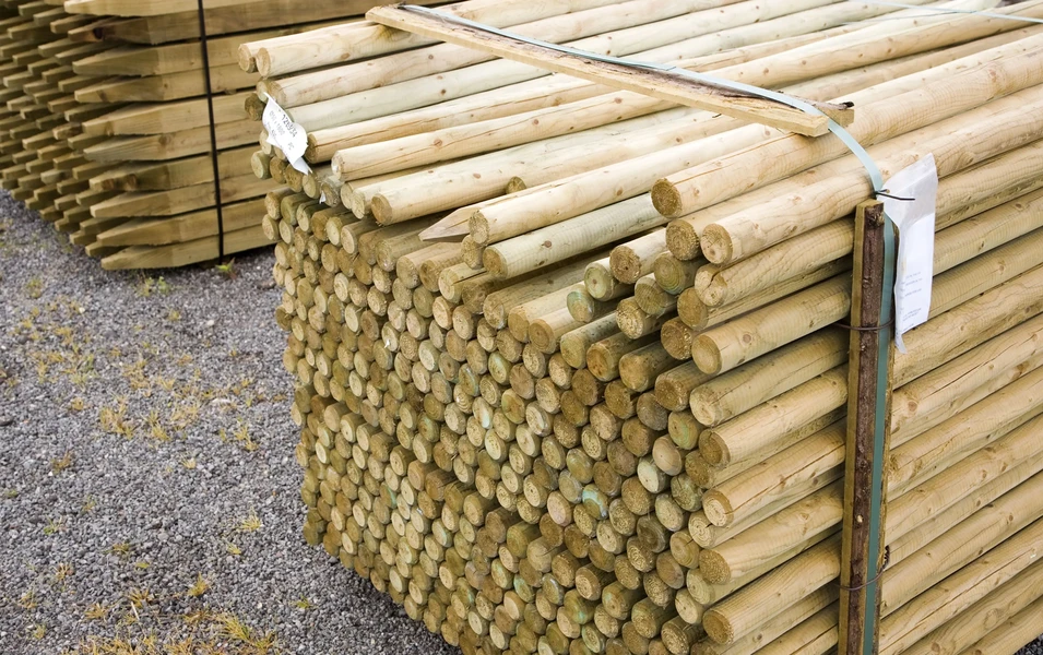 DIY fence tips for lasting beauty and strength